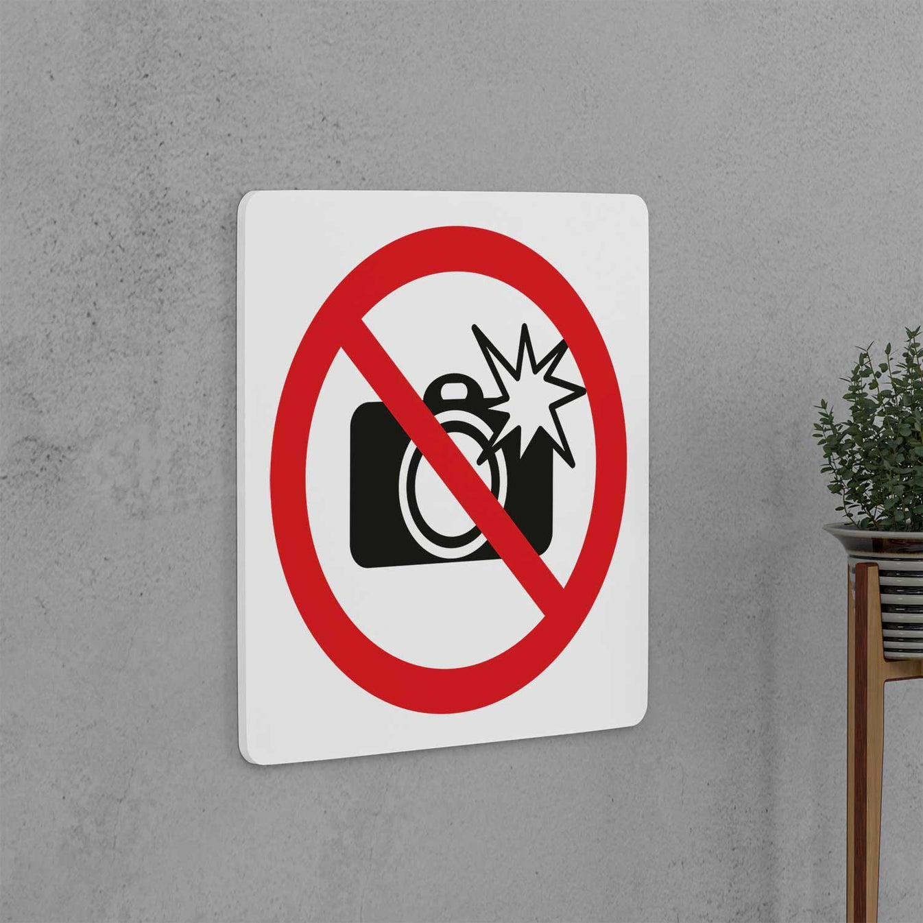 No Flash Photography Sign – Housenama